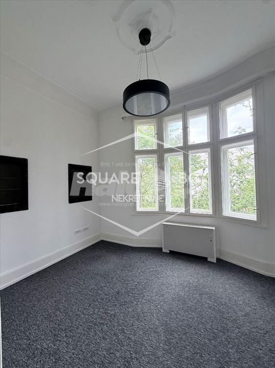 Krunska PP, 5 kancelarija, parking ID#5701
2.800 €