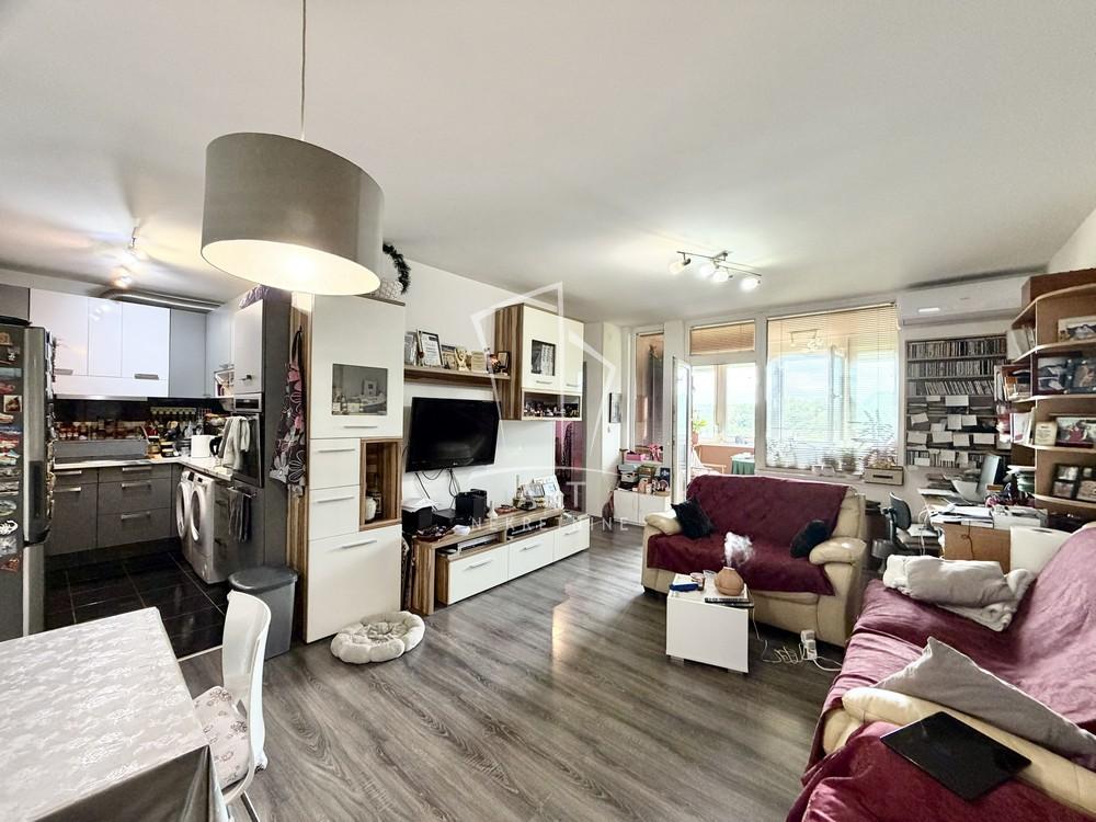 3.5 stan u blizini Motela Vertigo ID#15205
180.000 €
