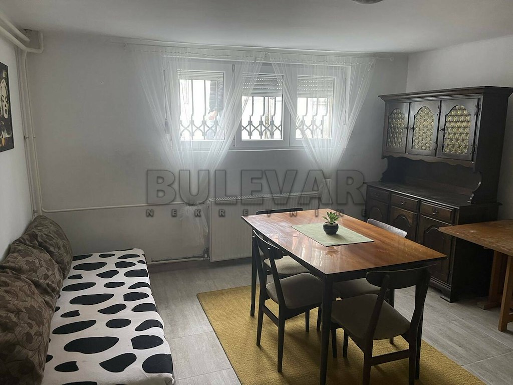Dvosoban stan, Niš - Crveni pevac | Izdavanje · 54m² · 200€