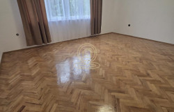 Na prodaju 2.5 stan kod Bogoslovije
