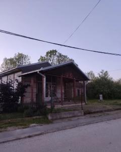 LOKAL I PLAC U LAJKOVCU