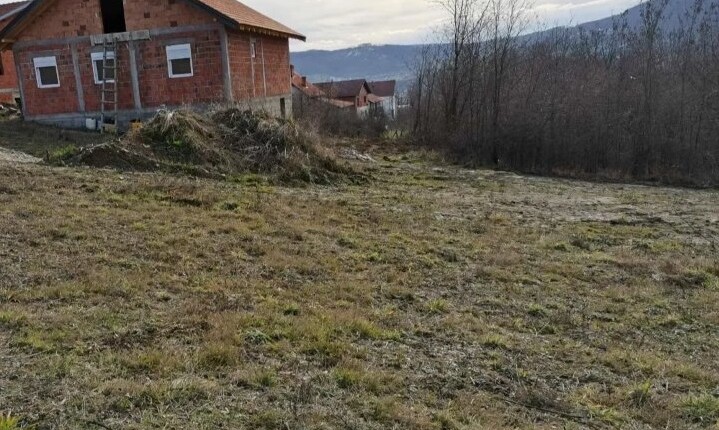 Prodajem plac 8.13 ari