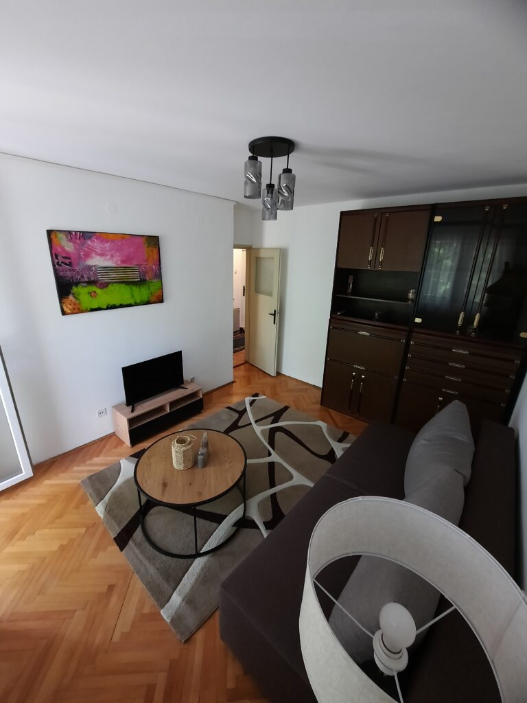 Funkcionalan stan sa velikom terasom – Rakovica, 45m² + 6m²