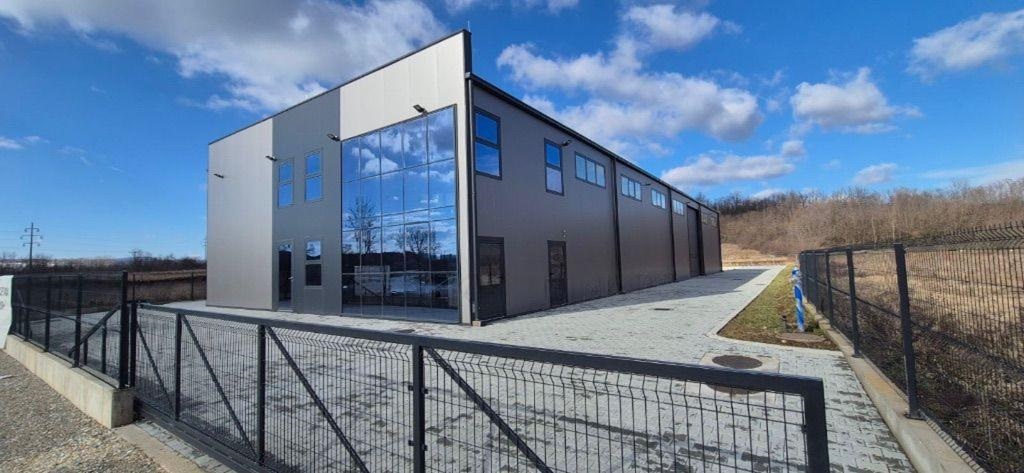 Hala poslovni prostor 650m2+470m2