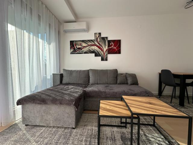 Novi Beograd - KVART 64, garsonjera 28 m2, plus terasa 16 m2, nova, neuseljavana