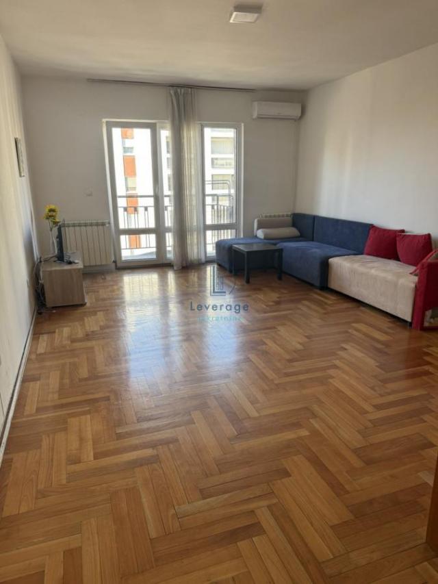 Dimitrija Tucovića, 35 m2