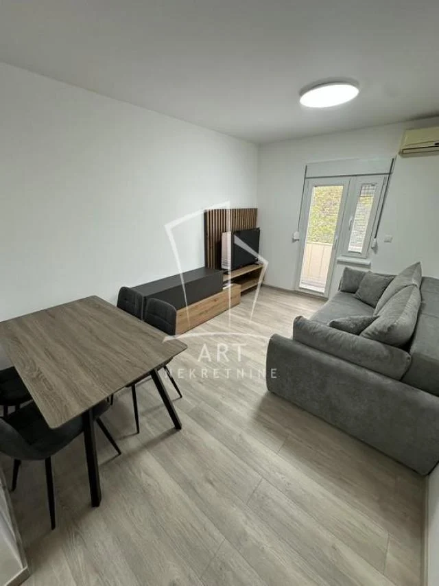 Renoviran, izuzetan stan na Banjici ID#15194