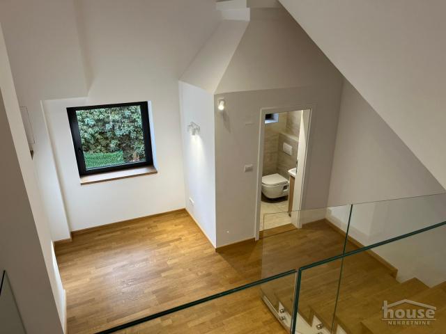 SREMSKA KAMENICA - ČARDAK - 247.00 m2