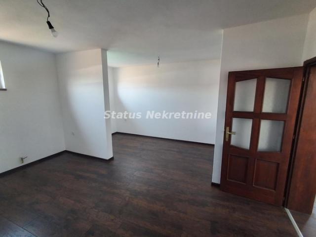 Stari Futog-Prazan Trosoban stan 80 m2 na Prvom Spratu-Zakupnina 300e-065/385 8880