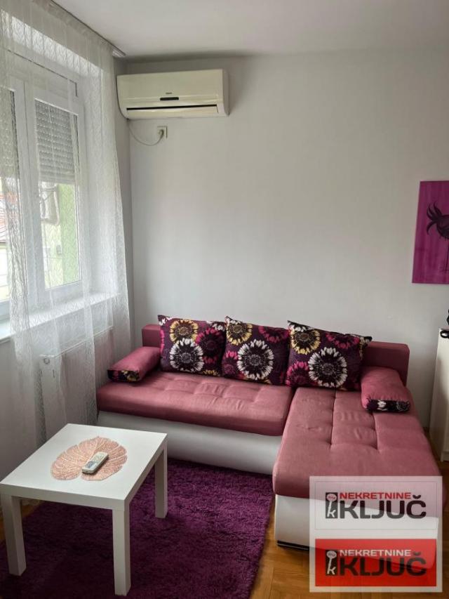 Garsonjera na Grbavici, 26 m², 5/6 sprat-odmah useljivo