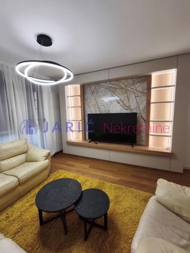 Čubura, Šumatovačka,65m2.3.0. Lux!