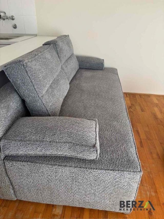 Garsonjera na Limanu 4 – odmah useljiva