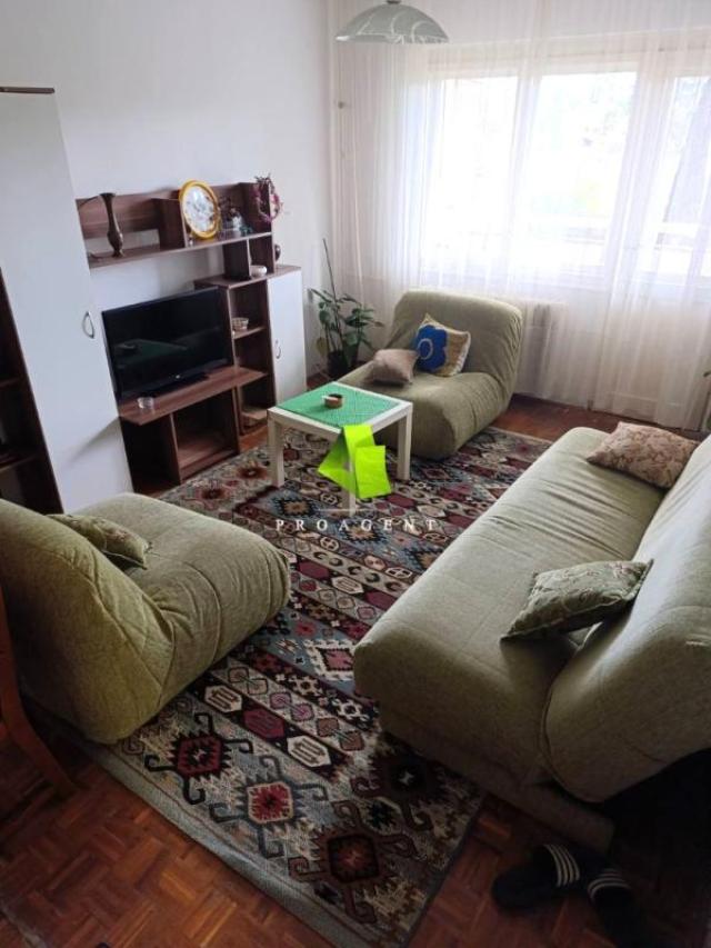 Komforan trosoban stan na Paliluli ID#8107