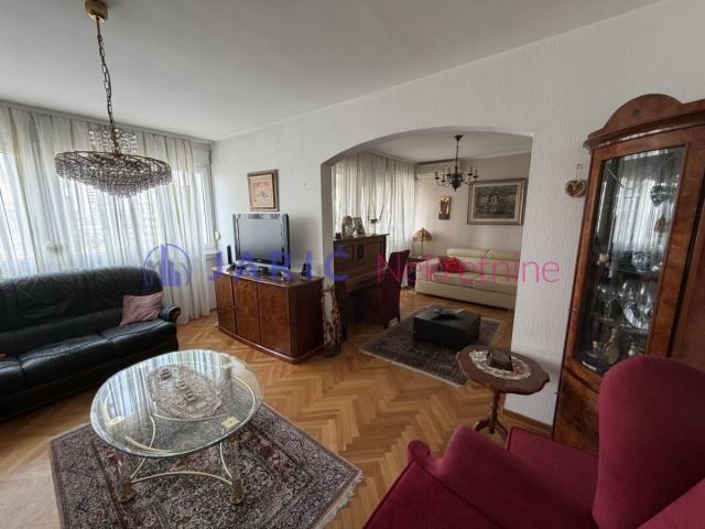 Hotel YU, 88m2. 3. 5. sa pogledom na Dunav!