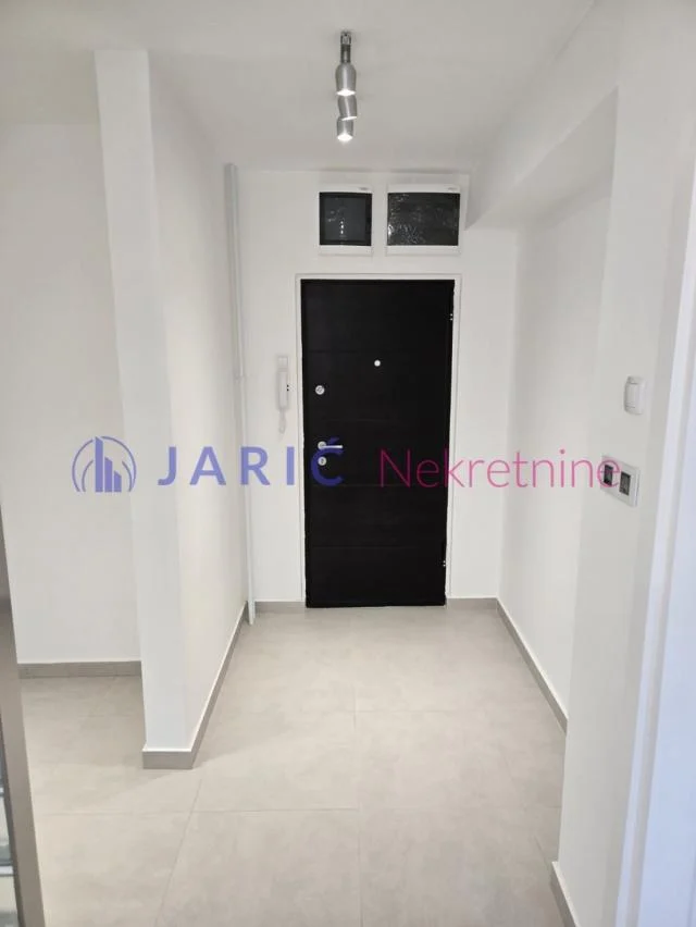 Dunavski kej (Stari Grad), 54 m². 2. 0. Renoviran!