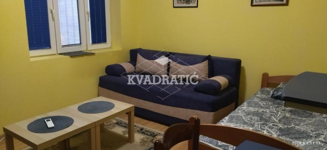 Stan kod Vukovog spomenika 25m2, EG, garsonjera, PR