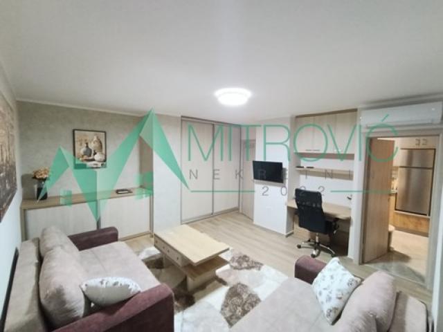 Izdavanje, Stan, 66m2 , Liman 3
