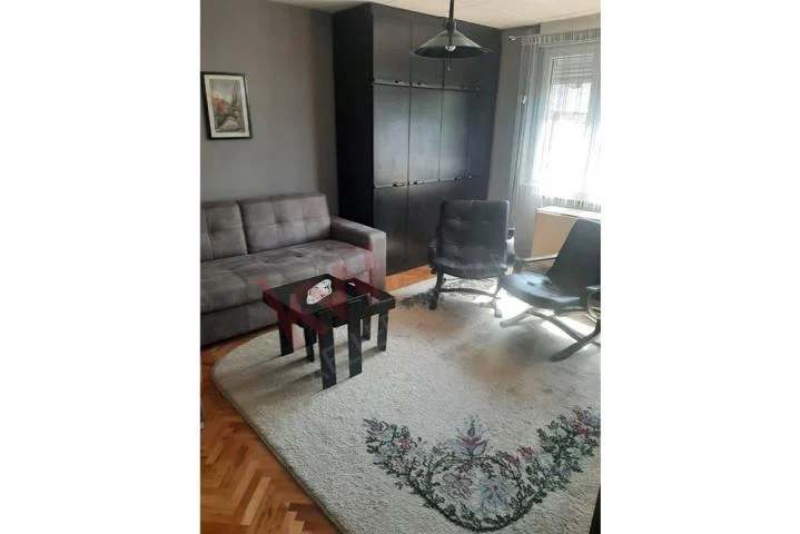 Jednoiposoban stan za izdavanje u Knjaževačkoj ulici, 54m2,350€