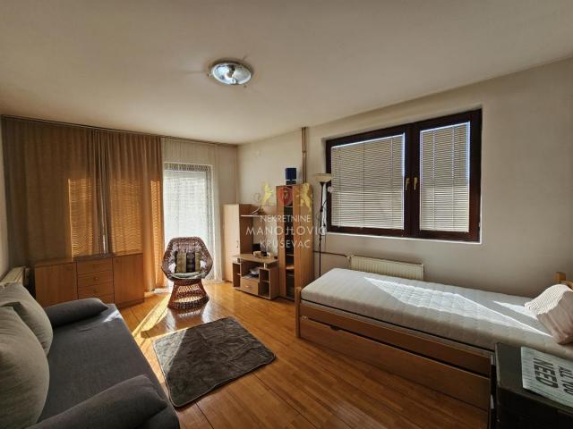 Garsonjera u Centru Kruševca, 31 m², drugi sprat