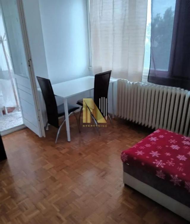 Izdaje se garsonjera- Narodnog Fronta