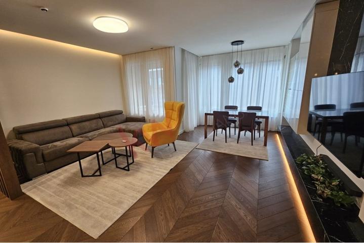 2,0; 70m2; Airport City; Tadije Sondermajera; sa garažom