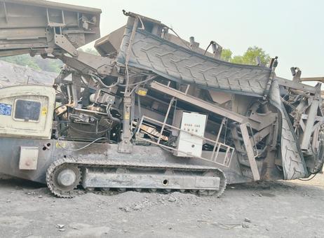 METSO OUTOTEC ST 2.8E mobilni ekran na gusenicama