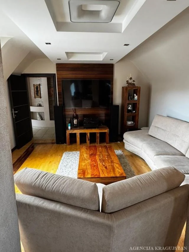 Izdavanje, Kuća, 100m2 , Kragujevac