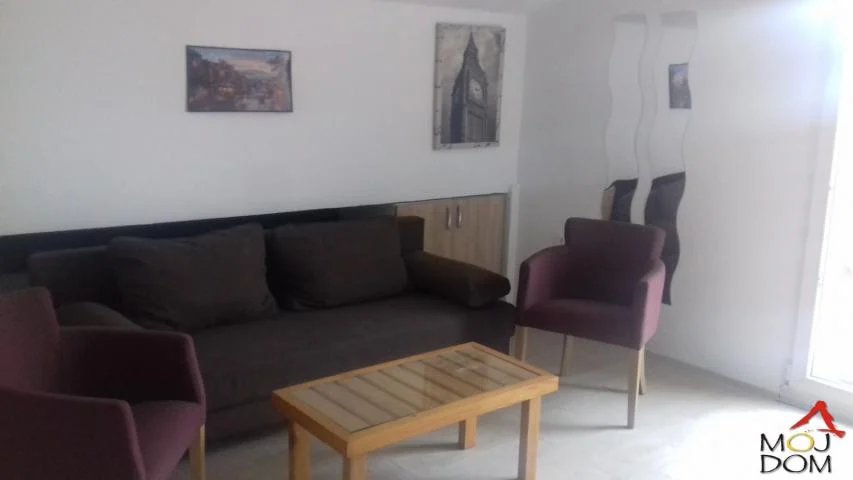 NOVI SAD - CENTAR - IZDAVANJE NEKRETNINA - 80 m2 - 900€