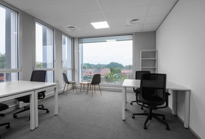 Privatne kancelarije za 3 osobe na lokaciji Regus Hyde Park City