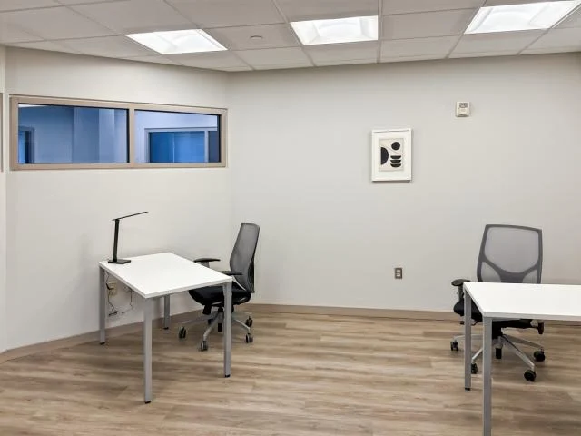 Neograničen pristup kancelariji na lokaciji HQ IRIN Business Center