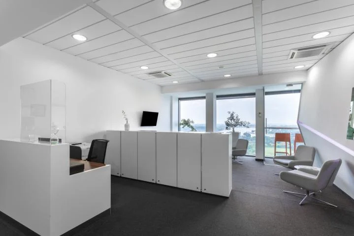 Privatne kancelarije za 2 osobe na lokaciji Regus USCE Tower