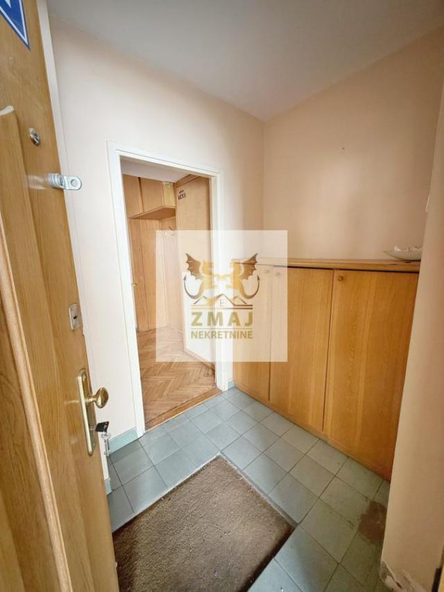 IZDAJE SE LOKAL, 60m2, U BLIZINI ZELEZNICKE STANICE, PRIZEMLJE