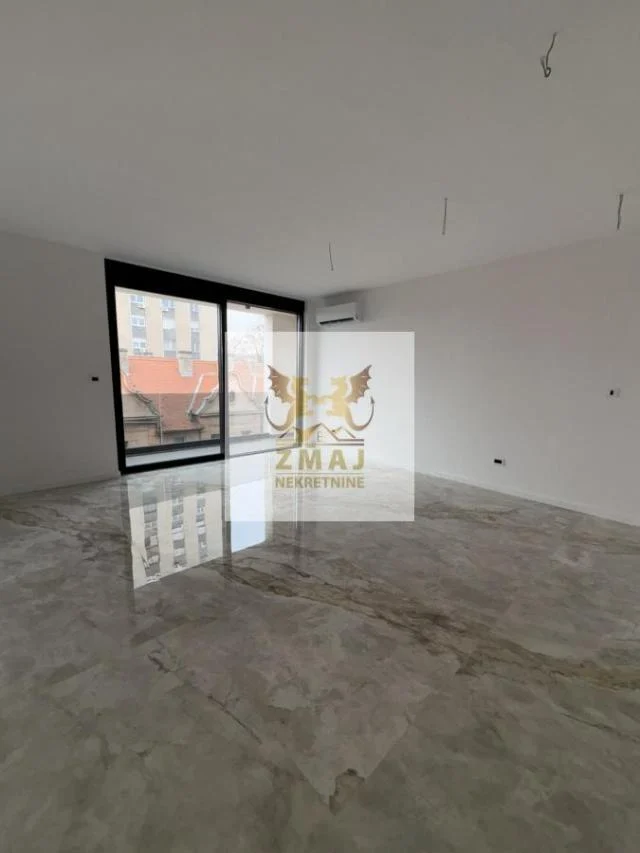 LUKSUZAN POSLOVNI PROSTOR, POVRSINE 121m2, CENTAR GRADA