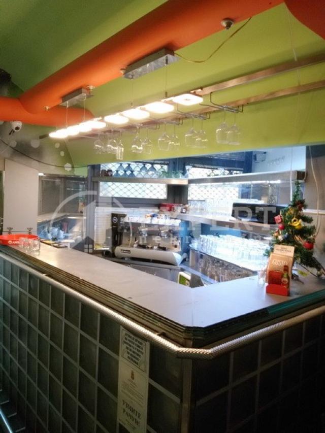 Izdaje se kafić u samom centru grada!