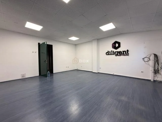 Poslovni prostor, 149.7m2, Bulevar Nemanjića