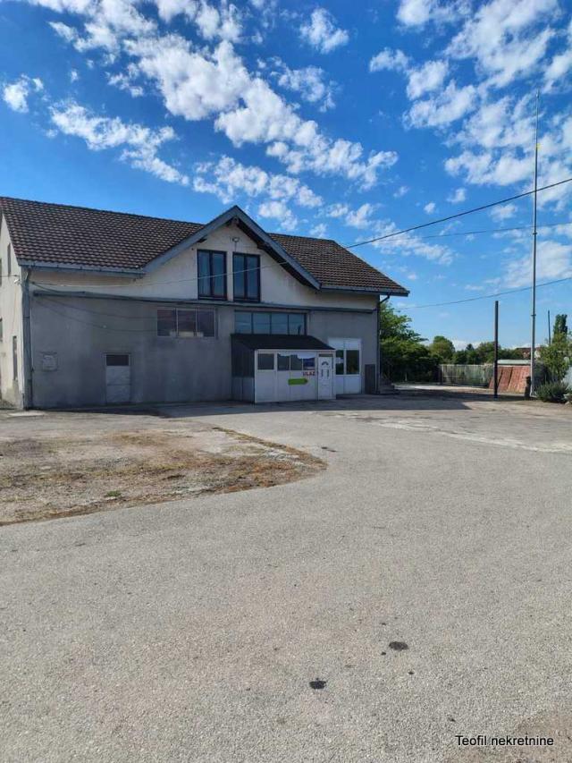 PALILULA PARAĆIN 630m2 , 22ara ,1500e