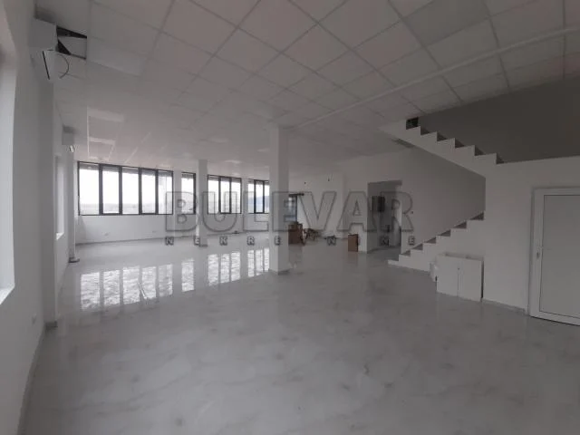 Izdaje se ekskluzivna poslovna zgrada u blizini Istok-Niš, 1.200m2
