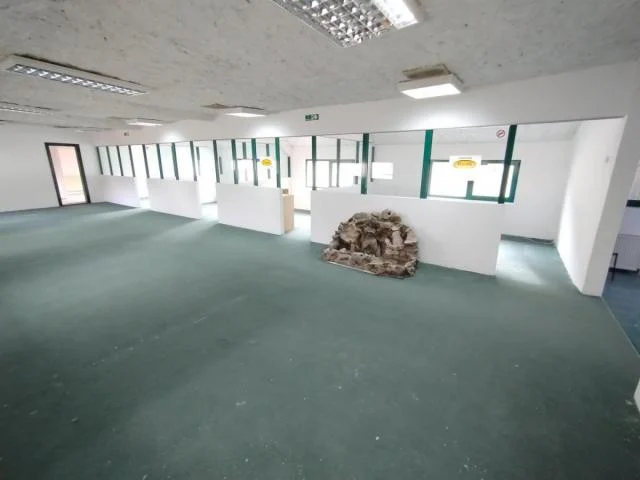 Poslovni prostor - Komren - 222m2