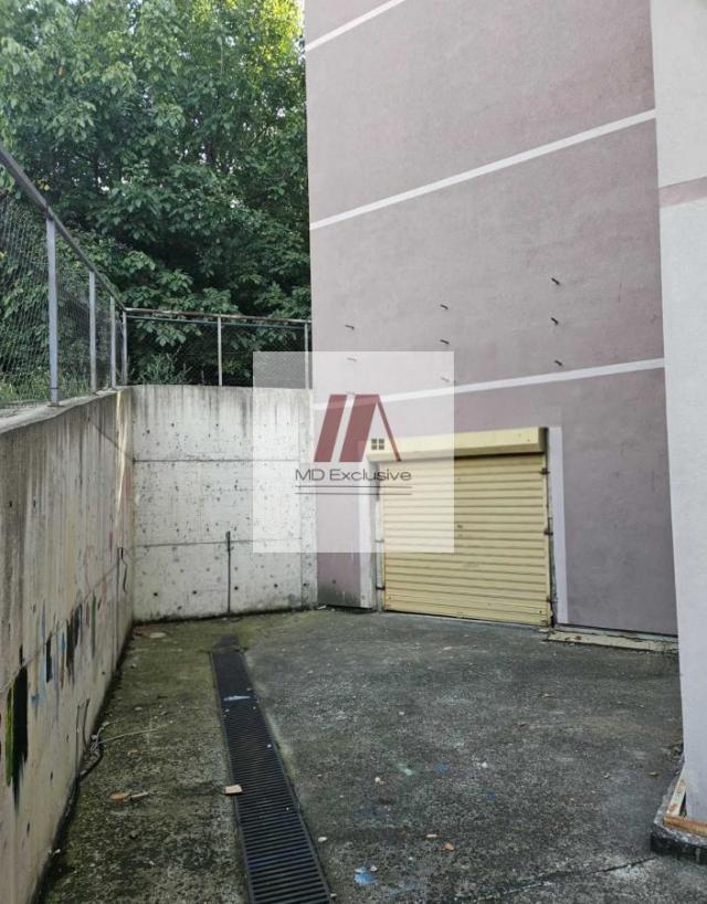 Garaža-poslovni prostor u Mirijevu