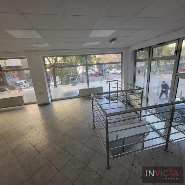 ULIČNI LOKAL U BLIZINI RIBLJE PIJACE, ŠKOLE