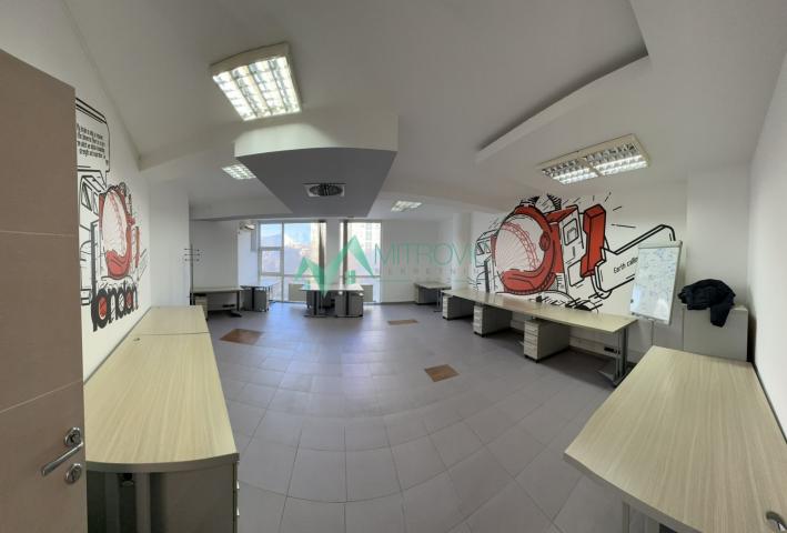 Izdavanje, Poslovni prostor, 282m2 , Bulevar Oslobođenja