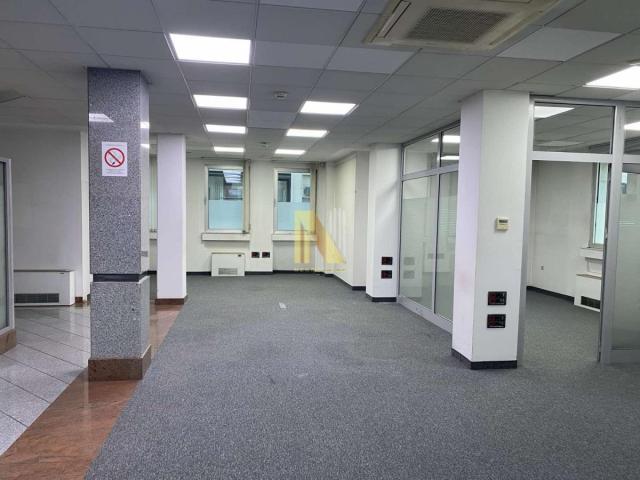 Poslovni prostor idealan za IT kompaniju od 352m2