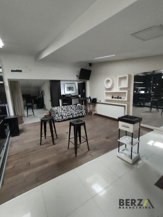 MULTIFUNKCIONALNI POSLOVNI PROSTOR NA PODBARI