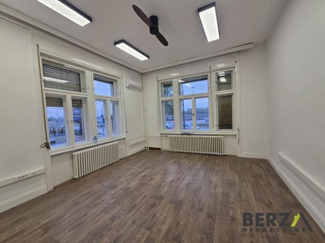 ODLIČAN KANCELARIJSKI PROSTOR OD 72 M2 NA KEJU