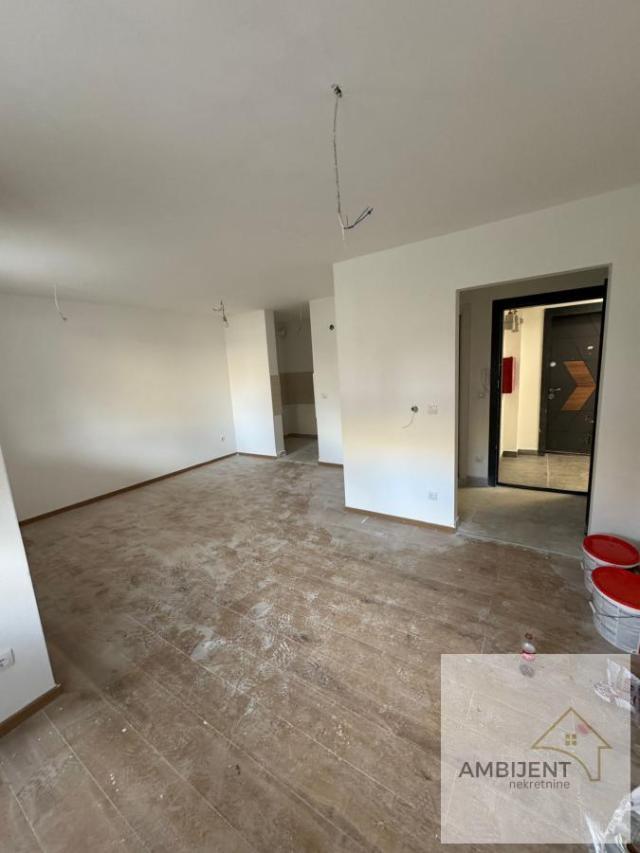 Na prodaju jednosoban stan u modernoj novogradnji u Staroj Pazovi,35 m2