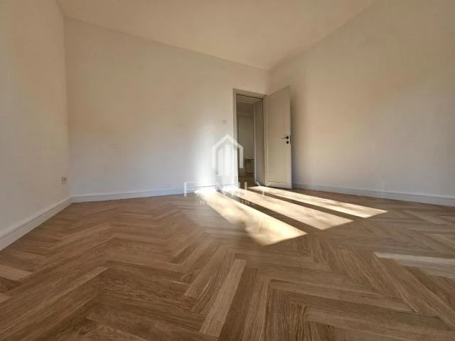 Četvorosoban stan u Centru, Novi Sad, 85 m²