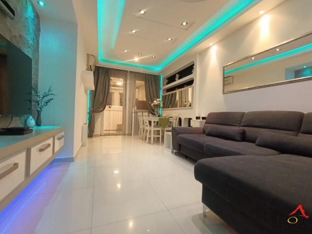 NOVI SAD - SOCIJALNO - TROSOBAN STAN - 61 m2 - 185,400€