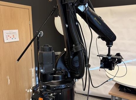 Индустријски робот KUKA KR10 R1420