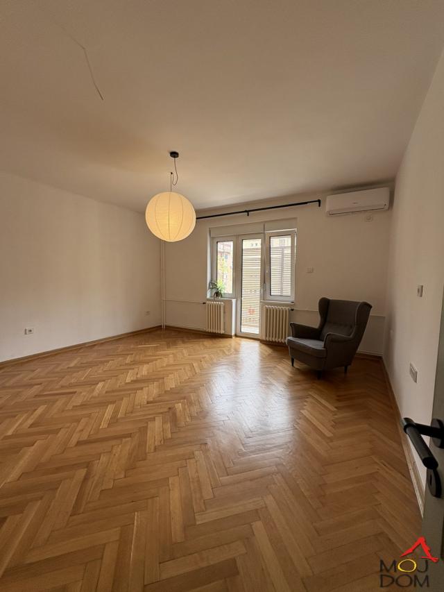 NOVI SAD - KEJ - TROSOBAN STAN - 80 m2 - 230,720€