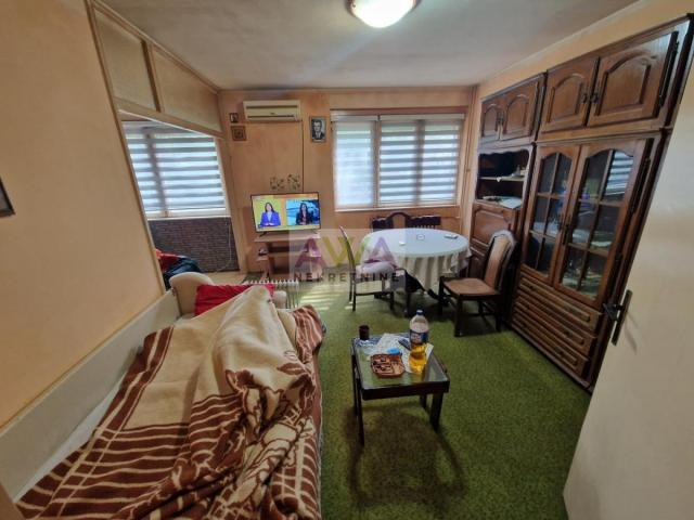 Odžaci. Dvosobanstan 47m2, Prvi sprat